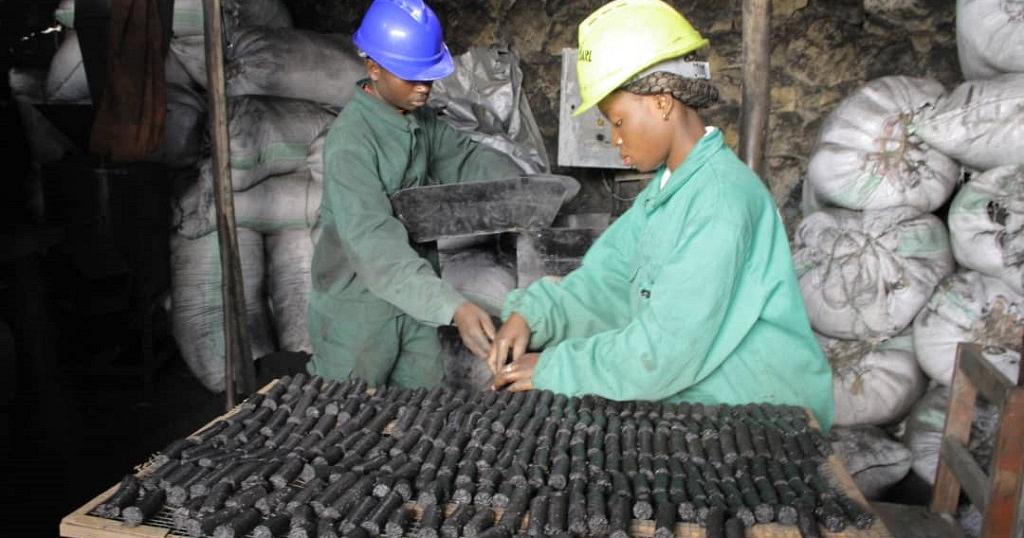 DRC: Coal briquettes made from waste » Africa Global Village