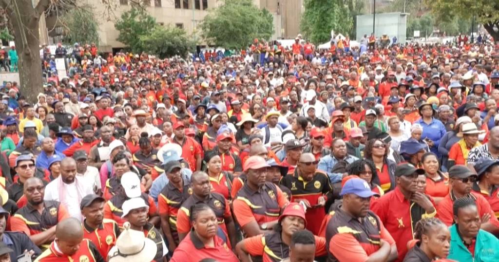 South Africa gov’t workers strike over wages – Africa Global Village
