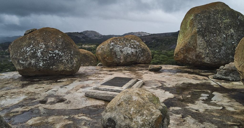 British colonialist Cecil Rhodes's grave haunts Zimbabweans » Africa ...